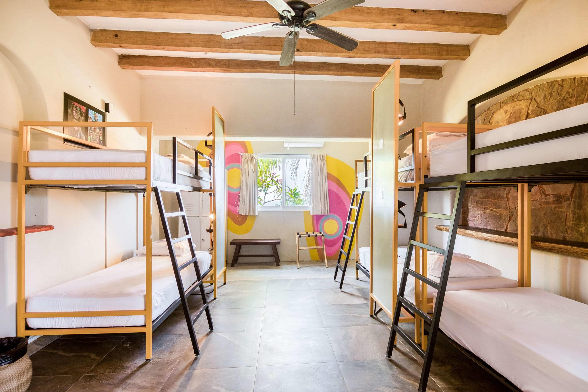 Hotel, hostal o AirBnb: ¿qué hospedaje es más barato?