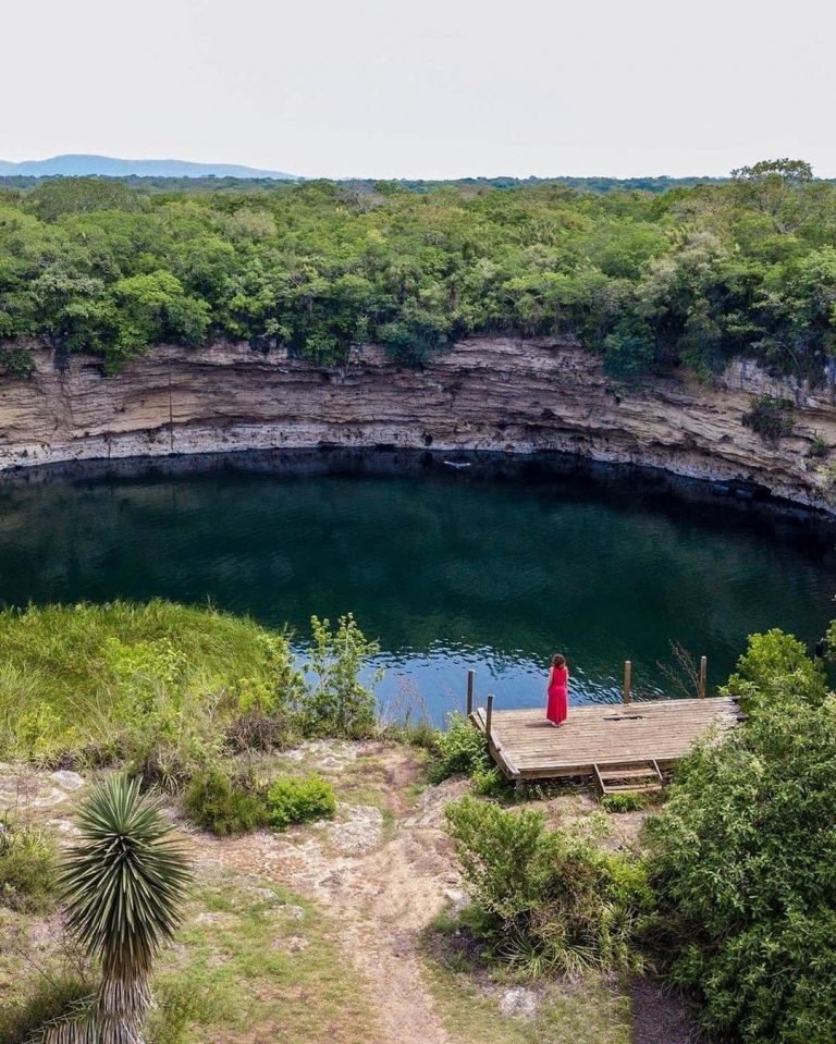 ¿Te sumergirías en El Zacatón, el cenote más profundo de México?