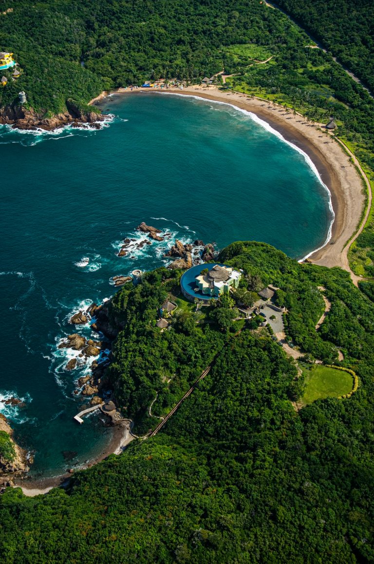 Bucea, pasea en lancha y diviértete en Punta Pérula