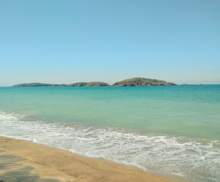 Bucea, pasea en lancha y diviértete en Punta Pérula