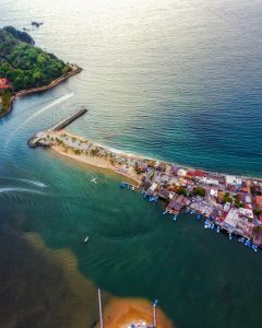 Bucea, pasea en lancha y diviértete en Punta Pérula