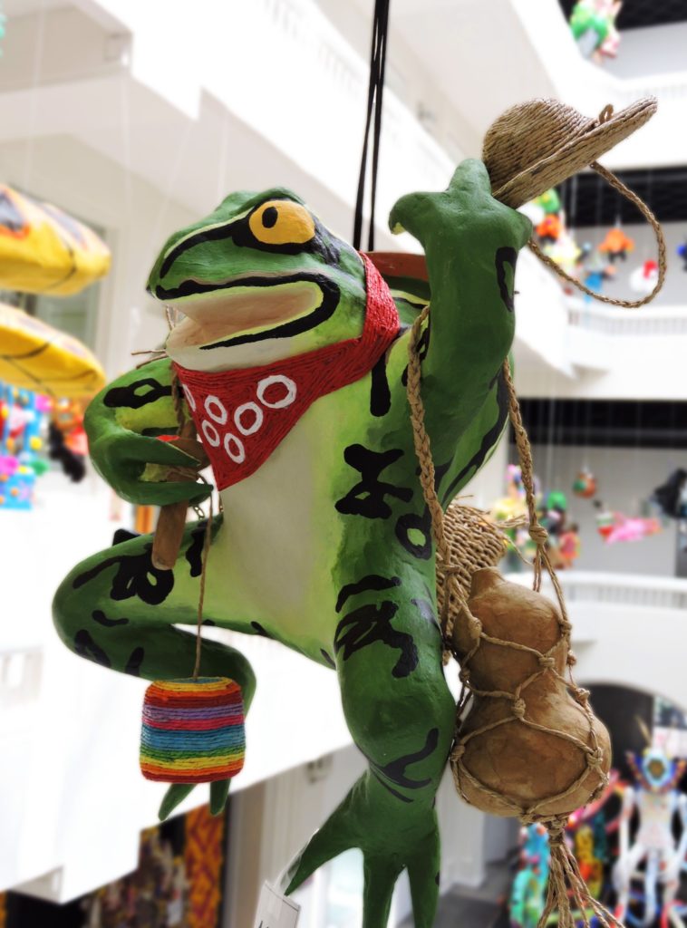Ya está la expo de piñatas en el Museo de Arte Popular