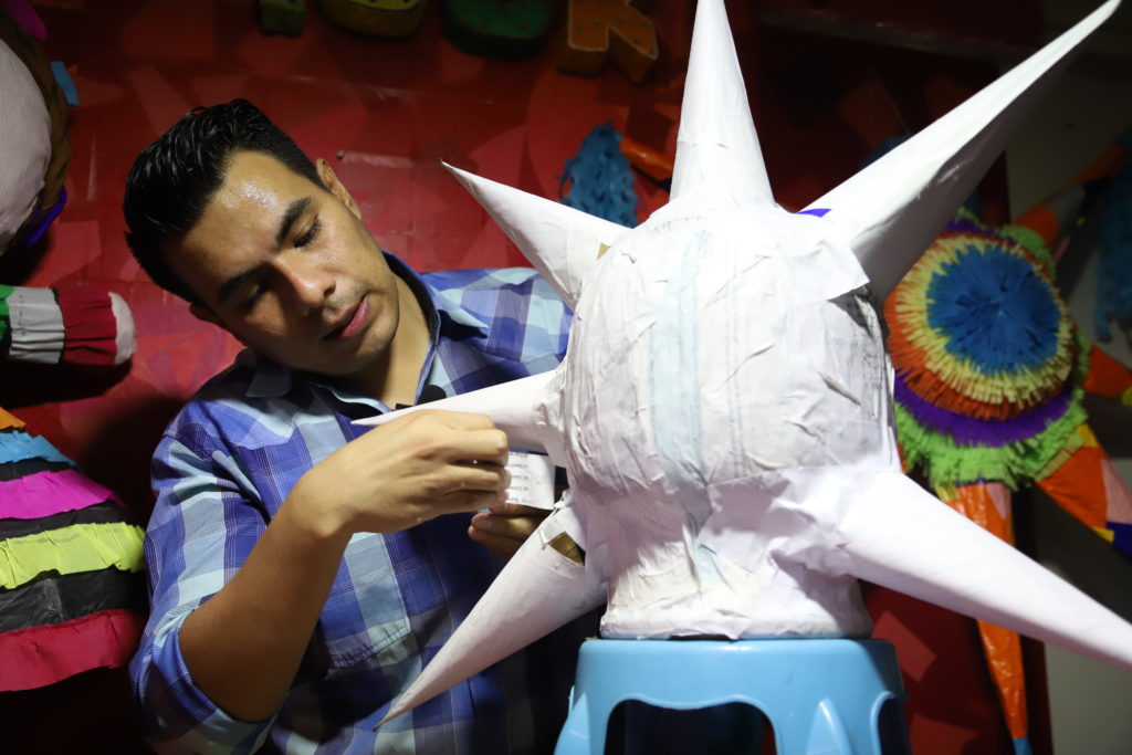 La piñata, conoce su significado, origen y características