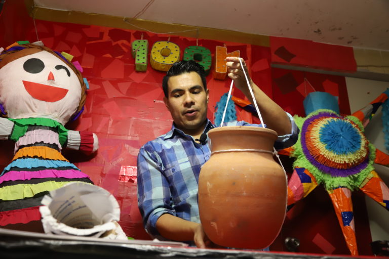 La piñata, conoce su significado, origen y características