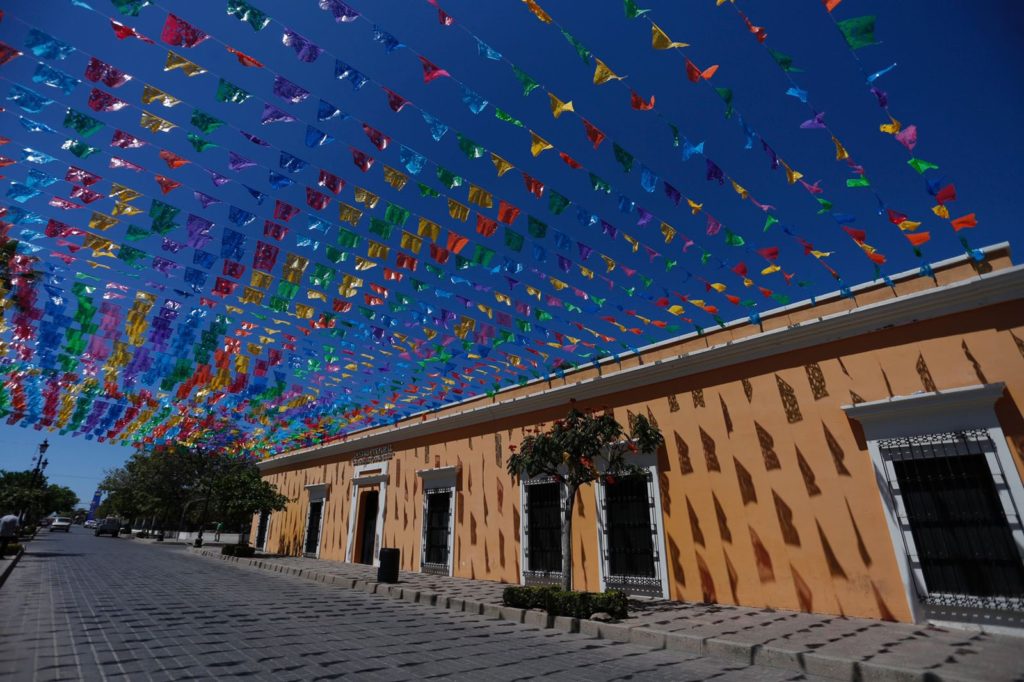 Mocorito: consiéntete entre campos de girasoles, cultura y rica gastronomía