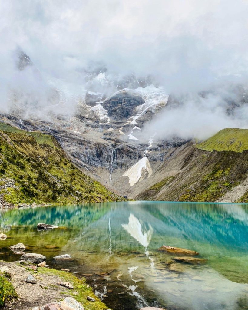 Laguna Humantay: pasea entre sus aguas turquesas y montañas