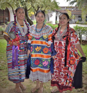 Huipil: orgullo identitario - México Ruta Mágica