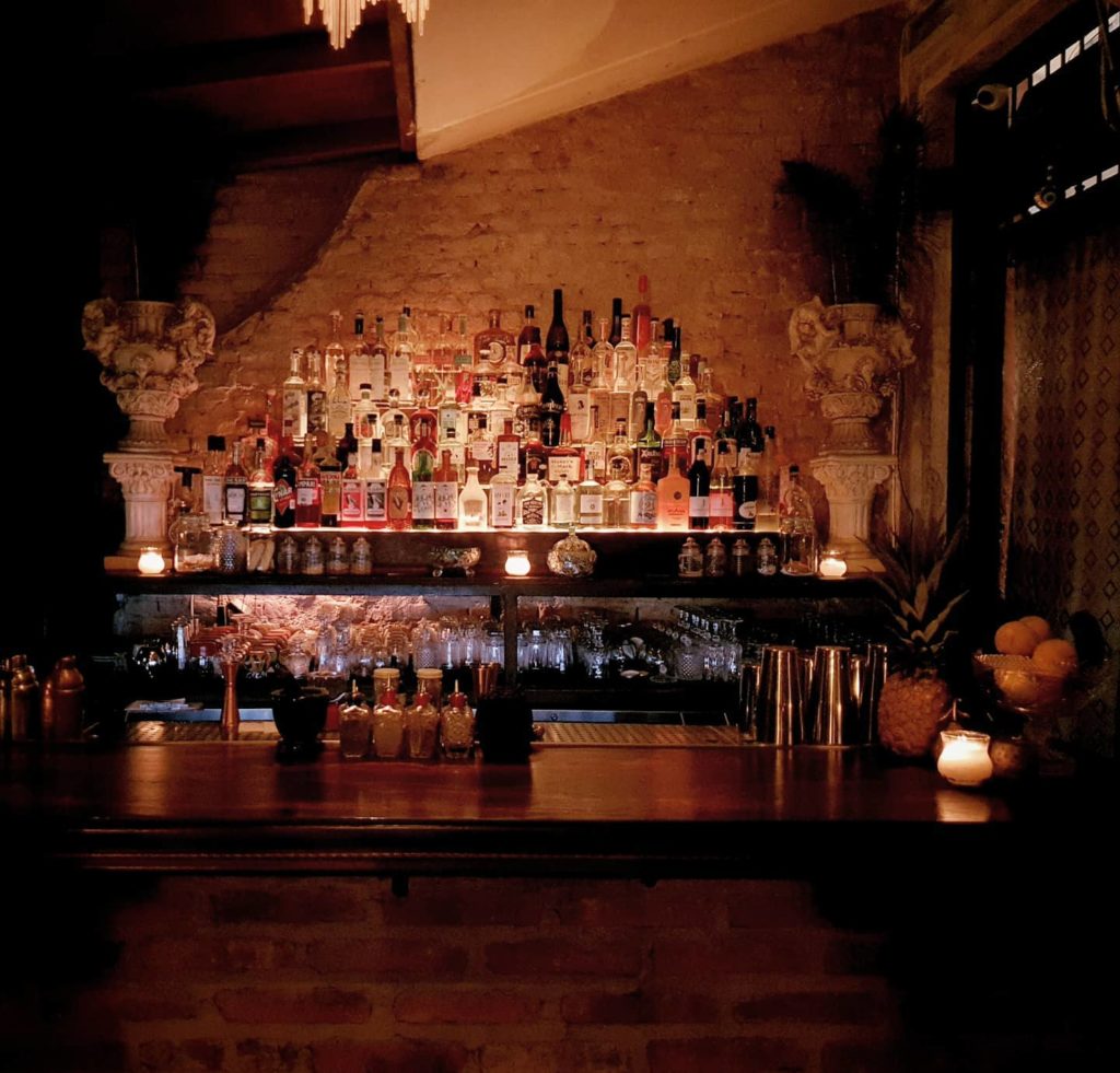 Guía de bares de Guadalajara en la Colonia Americana