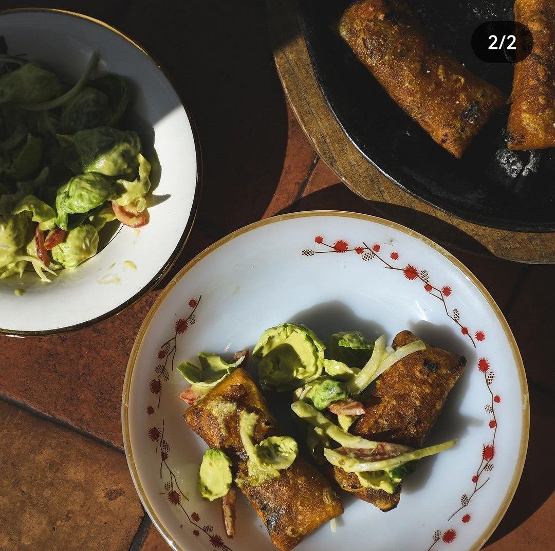 Prueba los Pachucos estilo Sabinas a las brasas en Vernáculo