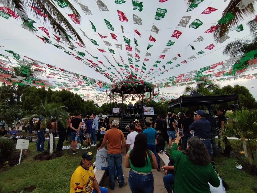 Festeja las fiestas patrias en la Feria Regional de la Birria