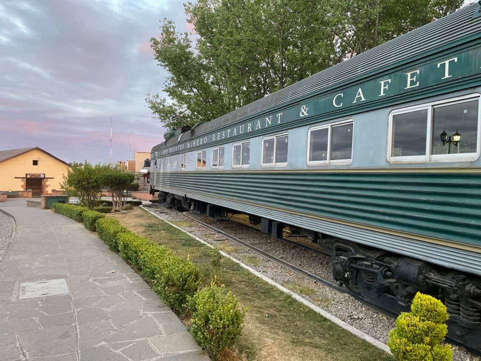 Vagón Express Minero: tren, leyenda y buena comida