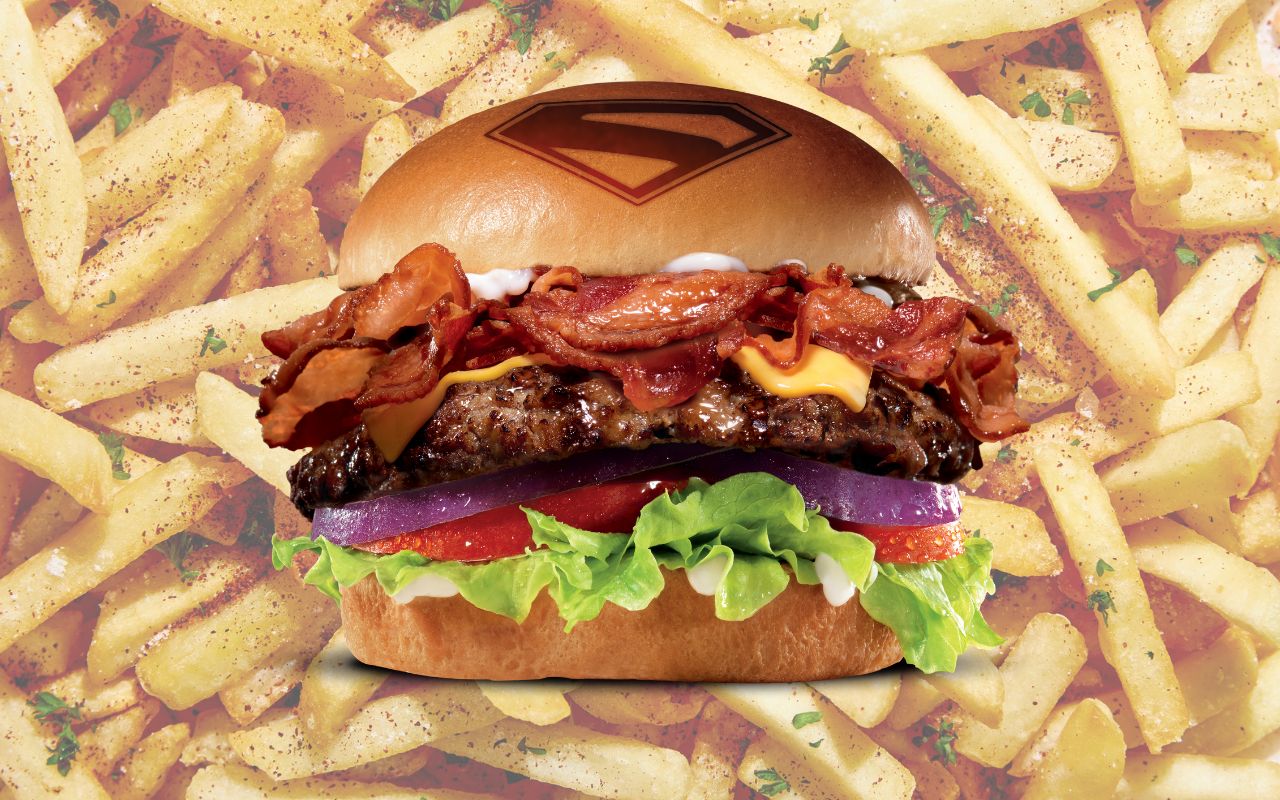 Prueba la Superman Burger en Carl’s Jr - México Ruta Mágica