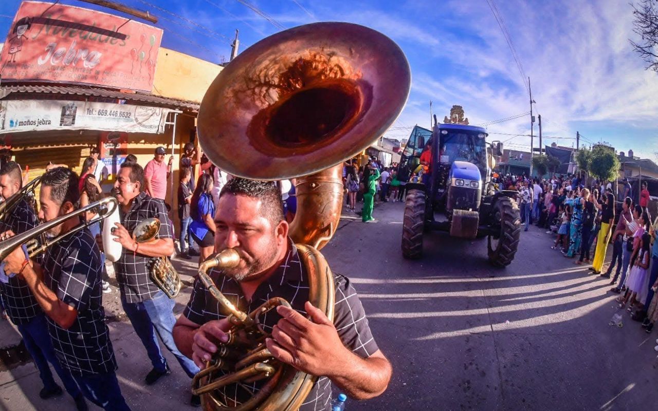 Banda sinaloense: la música que hace vibrar al turista - México Ruta Mágica